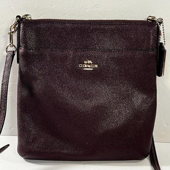 Coach | Bags | Coach North South Swingpack Crossbody Bag Burgandy Gold ...